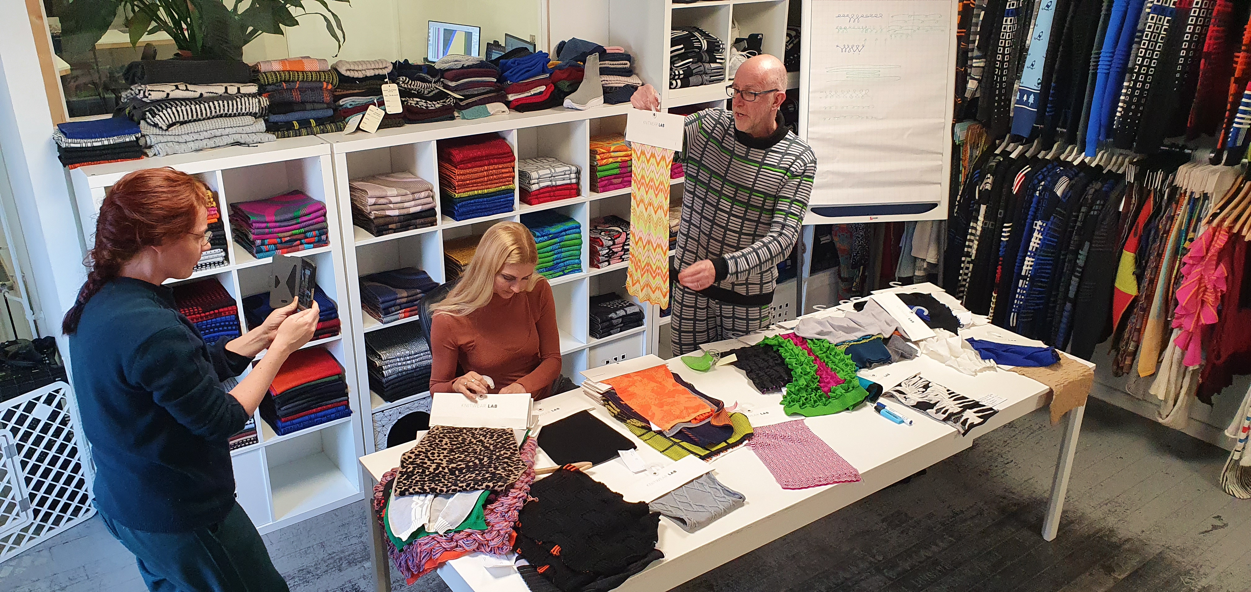 New programming courses and Instastories from Knitwear Lab